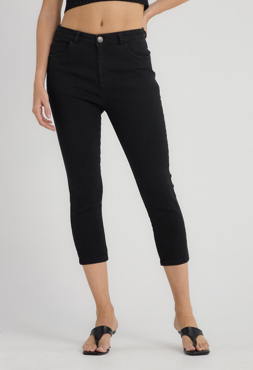 Jean capri negro y tela con efecto para mujeres – Stop Jeans